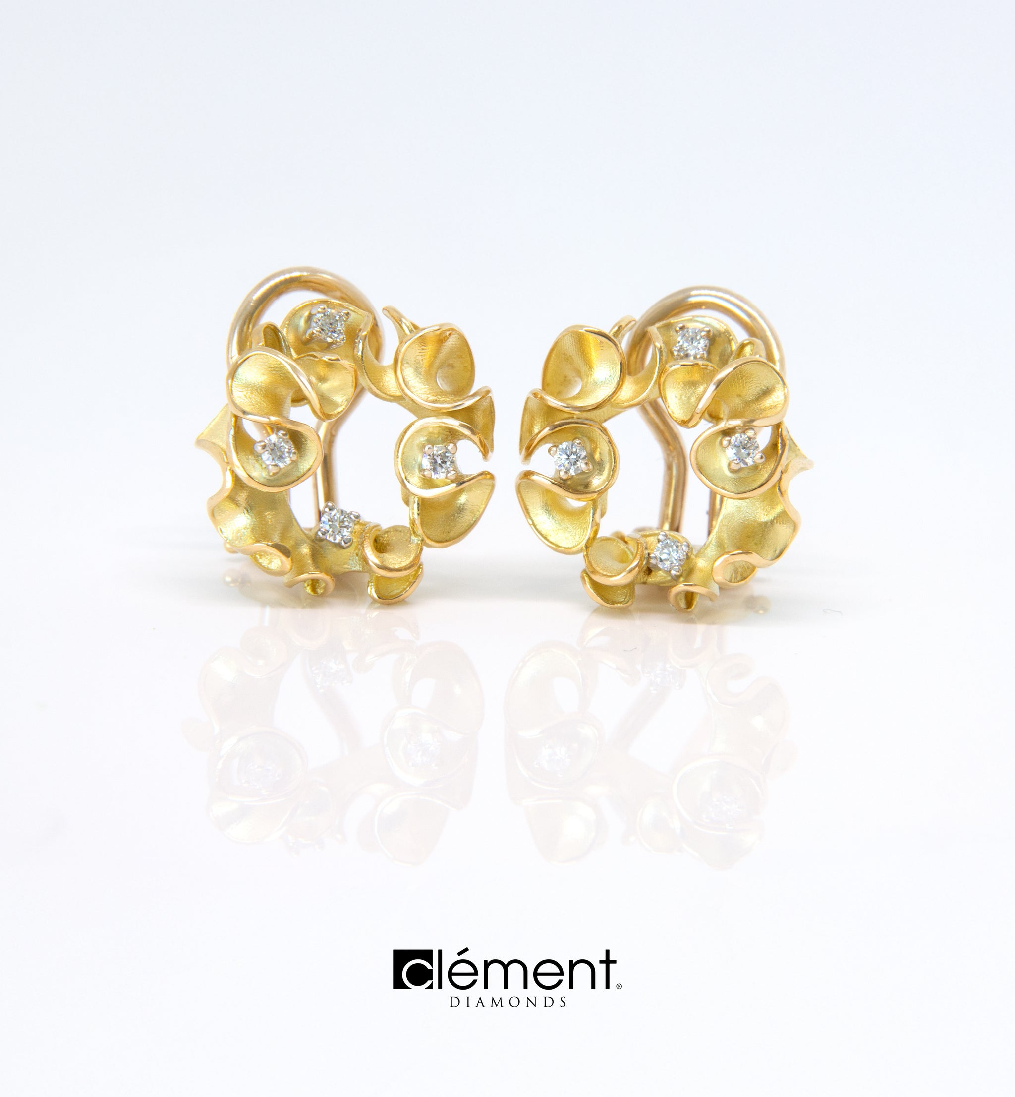 18ct Yellow Gold Wave Design Diamond Earrings